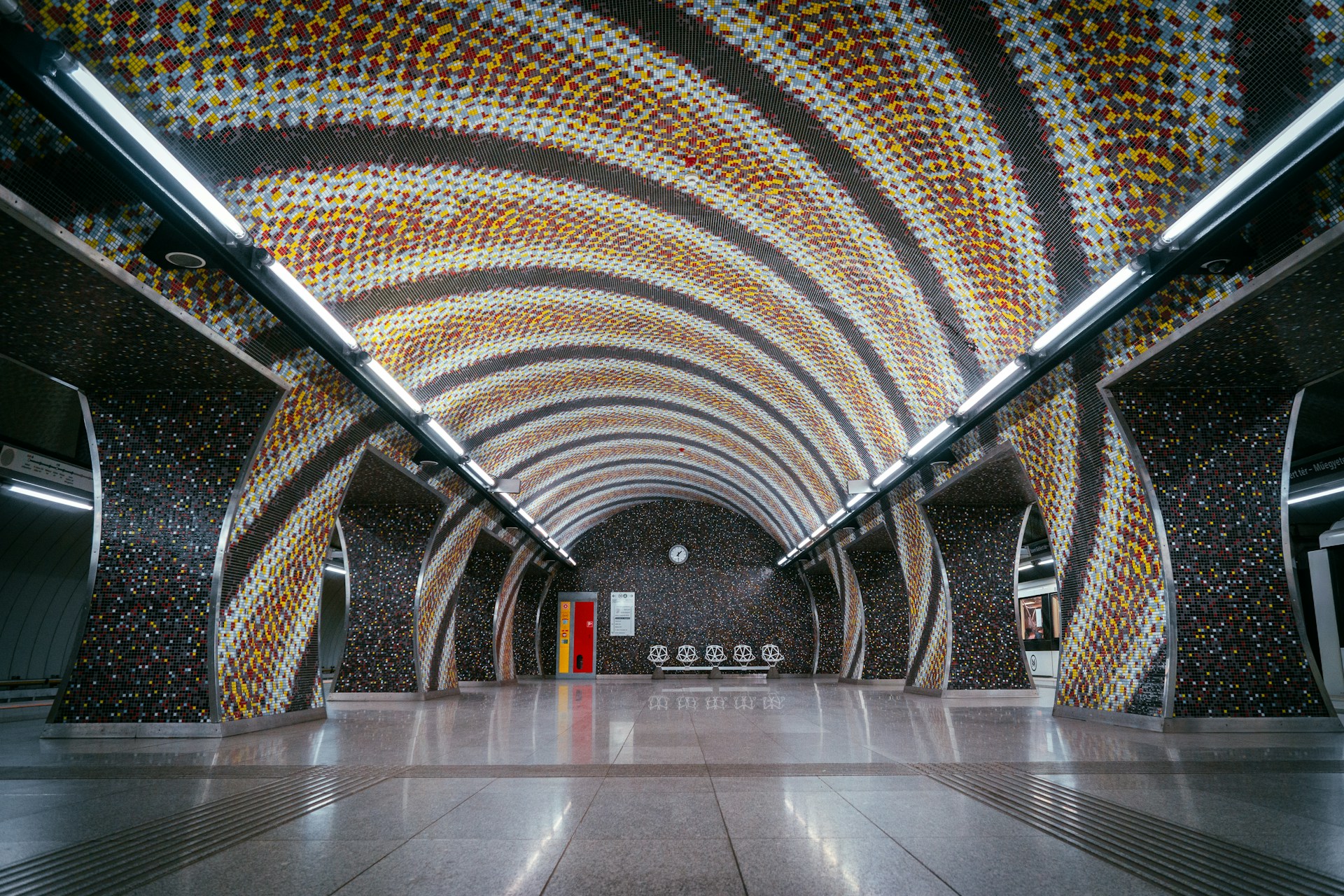 How to Get Wifi in Hungary: Tourist Guide - HippocketWifi