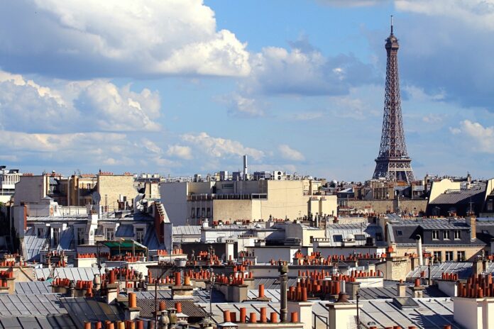 How to Get WiFi in Paris for Your Holidays - HippocketWifi